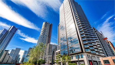 10 George Street is a skyscraper in Canary Wharf with terrace, lounge ...